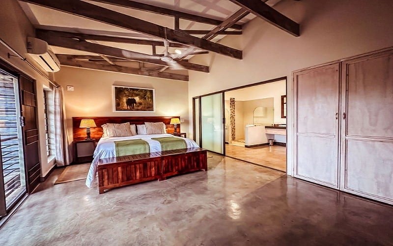 Bushveld Terrace Safari Hotel