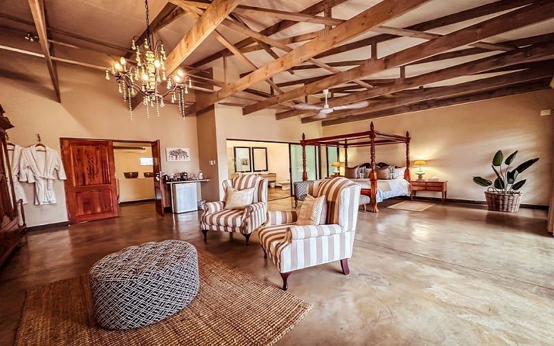 Bushveld Terrace Safari Hotel