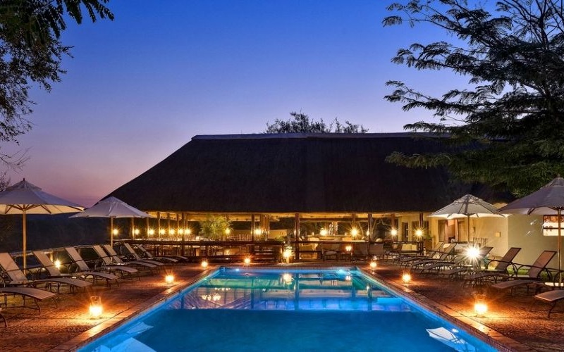 Nyati Safari Lodge