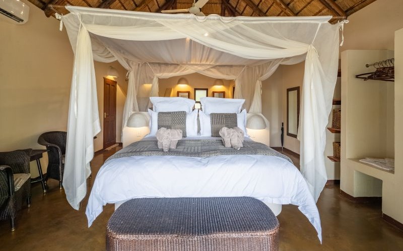 Nyati Safari Lodge