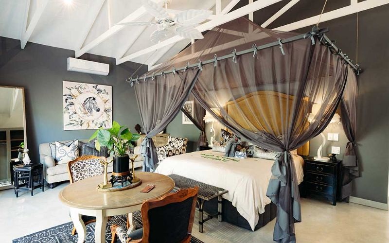 Safari Moon Luxury Bush Lodge