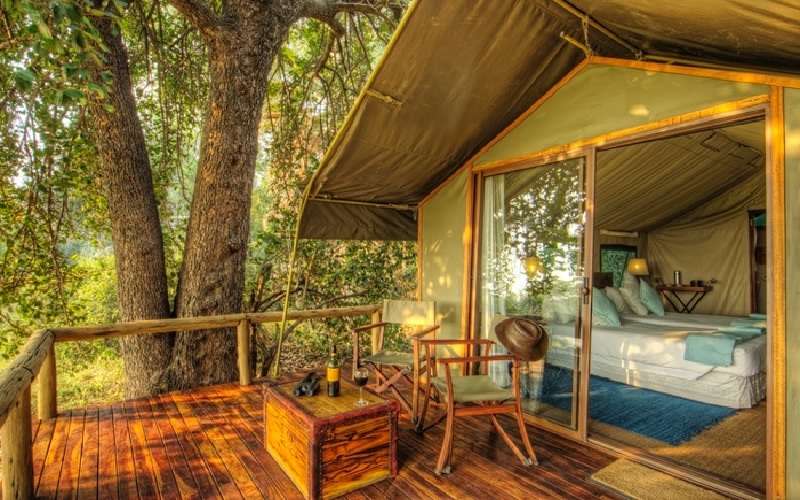 Desert and Delta Safaris, The Rhino Package, Botswana
